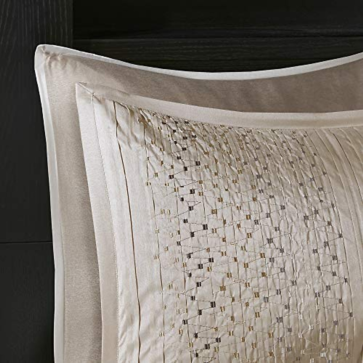 Madison Park Camelia Cozy Comforter Set-Trendy Design All Season Down Alternative Luxury Bedding with Matching Shams, Decorative Pillows, King (104 in x 92 in), Natural 8 Piece