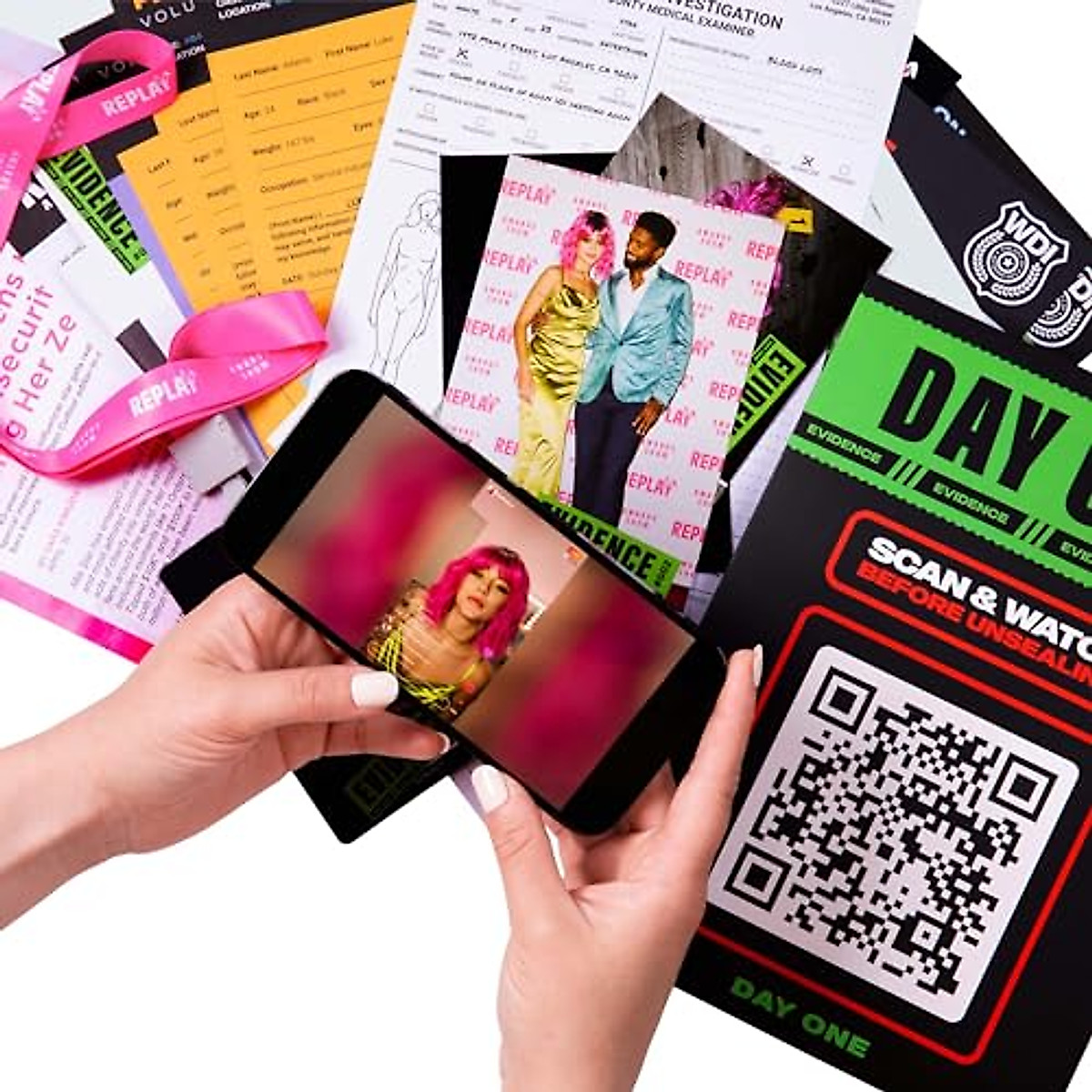 WHAT DO YOU MEME? Who Killed Mia — A Modern Murder Mystery Game True Crime Solving Games for Adults, Find Out who Killed Influencer Mia Star, for True Crime Fans