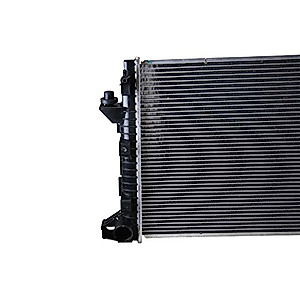 AutoShack Radiator Replacement for 2007-2008 Ford Expedition 2007-2008 Lincoln Navigator 5.4L V8 4WD RWD RK1222