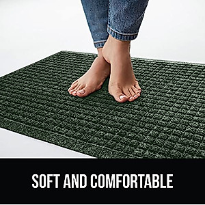GORILLA GRIP Front Door Mat, Indoor Outdoor Ultra Absorbent Moisture Guard Doormat, Absorbs Up to 1.7 Cups of Water, Stain and Fade Resistant, Rubber Backing Doormats, Captures Dirt, 29x17 Green