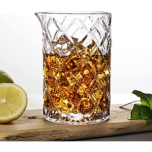 Tebery 2 Pack Crystal Cocktail Mixing Glass, 22Oz Thick Bottom Seamless Bar Mixing Pitcher, Professional Quality