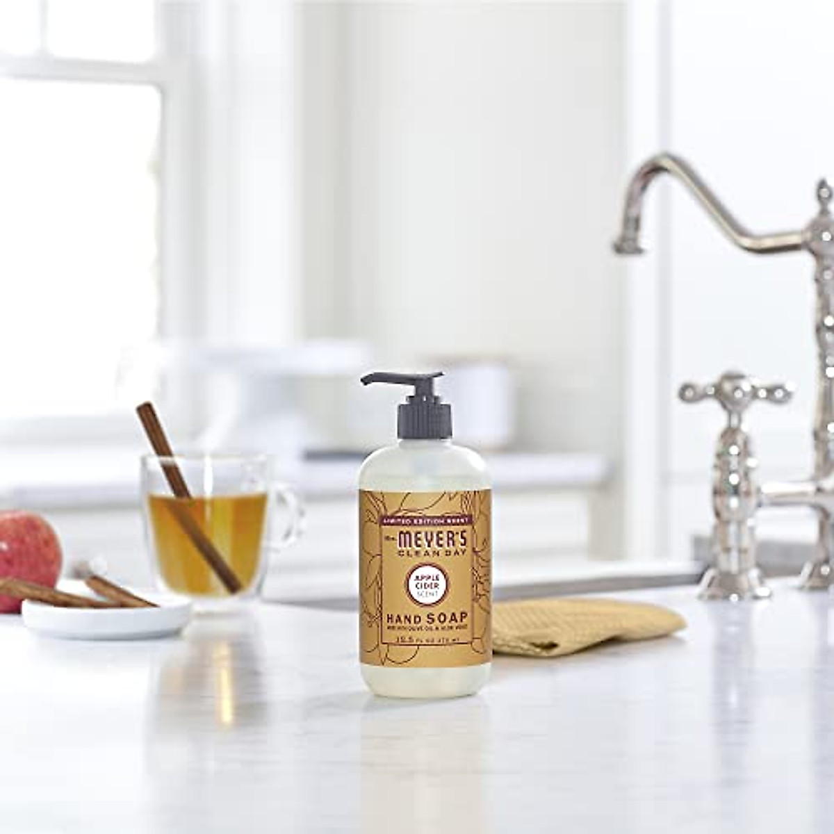 MRS. MEYER'S CLEAN DAY Liquid Hand Soap, Cruelty Free & Biodegradable Hand Wash Made with Essential Oils, Apple Cider Scent, 12.5 Fl oz Bottle (Pack of 1)