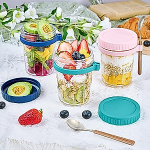 Hoa Kinh Overnight Oat Containers with Lids and Spoon 16oz 4Pack Glass Mason Jars for Overnight Oats, Cereal, Milk, Vegetable and Fruit Salad, Airtight Jars with Two Measurement Marks(4 Colors)