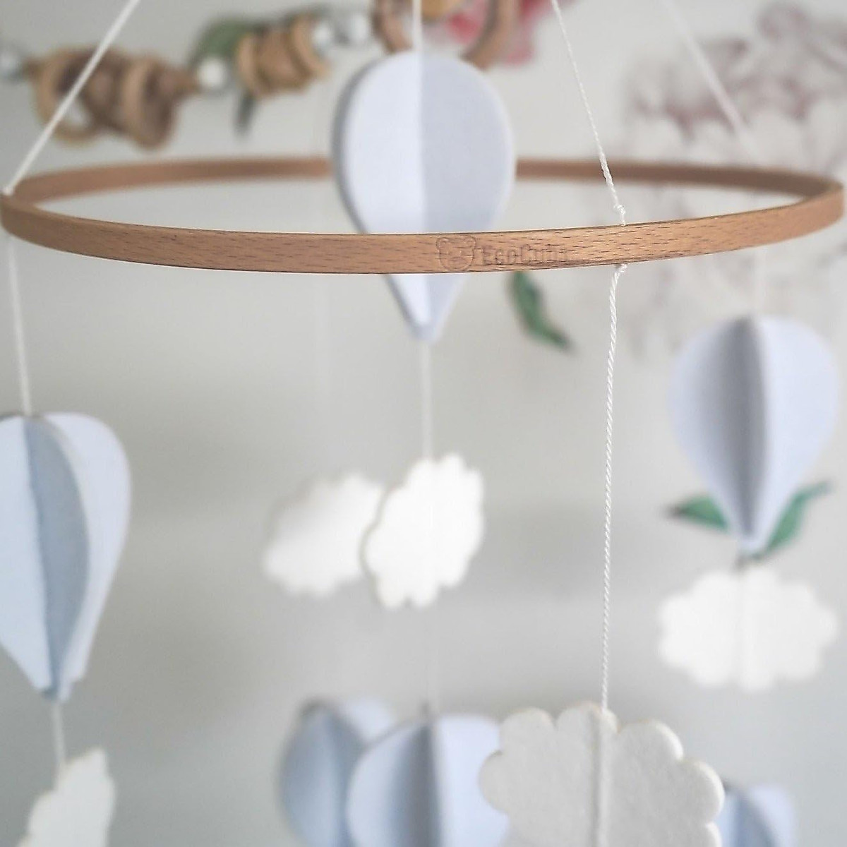 EcoCubs Handmade Baby Crib Mobile | White & Pale Grey | Hot Air Balloons & Clouds | Eco-Friendly Felt & Organic Beech Wood | Gender Neutral Nursery Decor | Simple & Modern Design