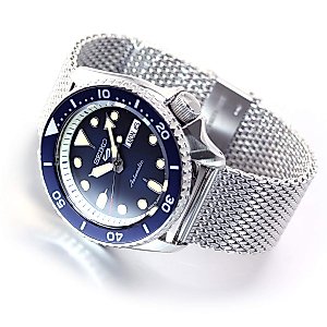 SEIKO 5 Sports Auto-Wind Mechanical Suits SBSA 015