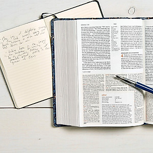 CSB Study Bible, Navy LeatherTouch, Red Letter, Study Notes and Commentary, Illustrations, Articles, Word Studies, Outlines, Timelines, Easy-to-Read Bible Serif Type