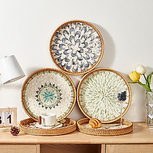 Round Rattan Tray with Mother of Pearl Inlay, Rattan Serving Tray with Wooden Base, Decorative Wicker Basket for Table Decor, Storage and Display of Coffee Bread Food Fruit (Leaf)