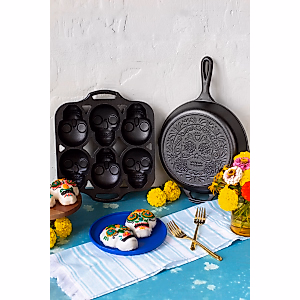 Lodge Seasoned Cast Iron Skull Mini Cake Pan