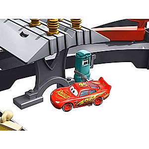 Disney Cars Toys Race Around Radiator Springs Playset