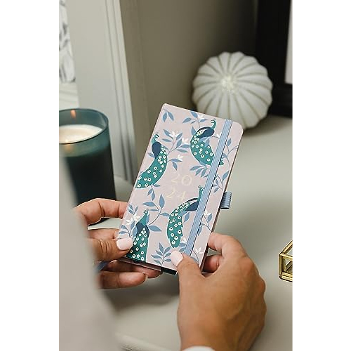 Busy B Slim Diary January to December 2024 - Peacocks - Week to View Slim Planner with Notes