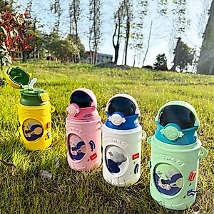 Credrink 17 oz Water Bottles Kids，Kids Thermos Water Bottle，Kids Water Bottle with Straw，316 Stainless Steel，Leak and Splash Proof，Temperature Display，Smart Water Bottle Suitable for Children (White)…