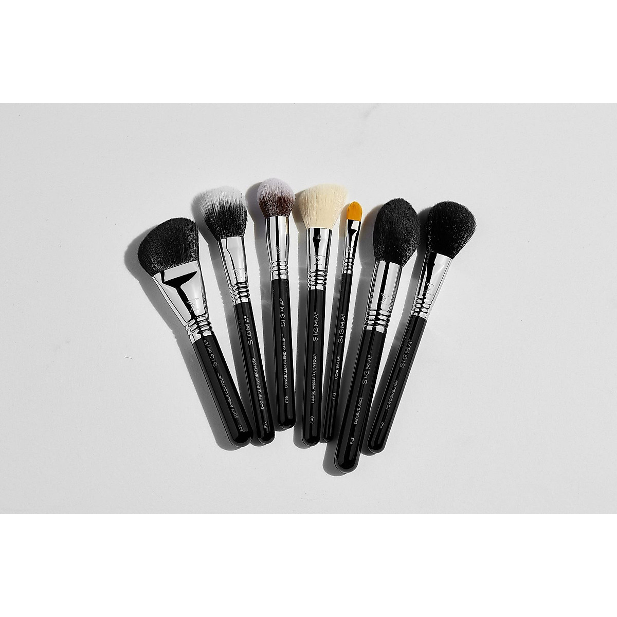 Sigma Beauty Professional F23 Soft Angled Contour™ synthetic Face Makeup Brush with SigmaTech® fibers for Contouring, Sculpting and Highlighting