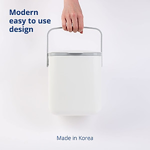BLUE GINKGO Kitchen Compost Bin - Easy Clean Food Waste Bin for Kitchen with Handles | Countertop Compost Bin Kitchen Food Scrap Pail Bucket | Made in Korea (1.32 gal, 5 L) - White