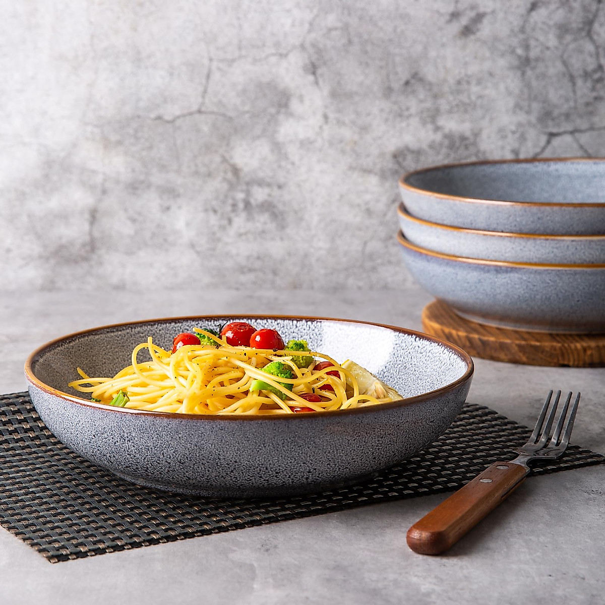 AmorArc 8.5'' Large Pasta Bowls, 36oz Ceramic Salad Serving Bowls Set of 4 for Kitchen, Wide Stoneware Bowls for Pasta,Salad,Fruit,Bread, Microwave Safe, Reactive Glaze-Blue