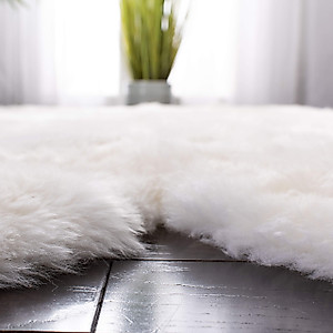 SAFAVIEH Sheep Skin Collection 3' x 5' White SHS121A Handmade Rustic Glam Genuine Pelt 3.4-inch Extra Thick Area Rug
