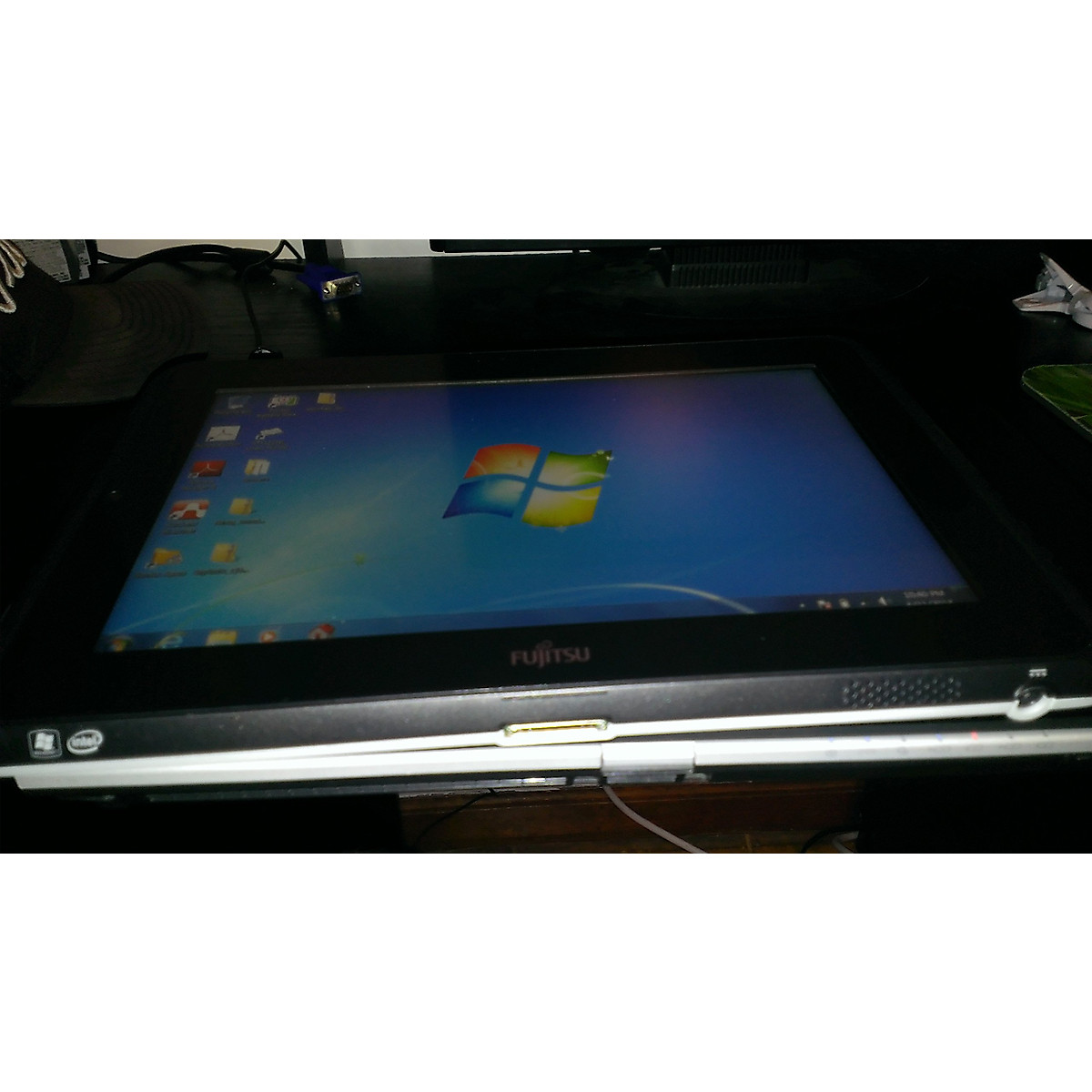 Fujitsu STYLISTIC Q550 10.1" 1280 x 800 LED Net-tablet PC - Atom Z670 1.50 GHz 62GB SSD 2GB RAM Q550-62GB-02