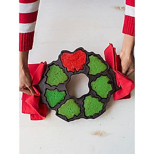 Lodge Cast Iron Holiday Wreath Pan 14.69 inch