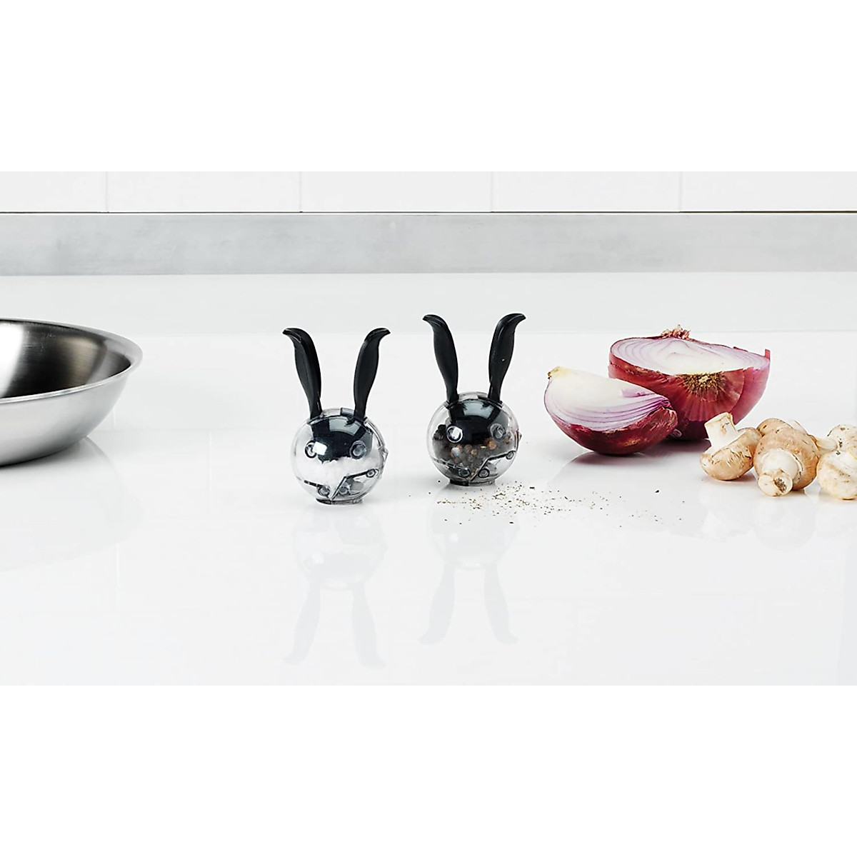 Chef'n Mini Magnetic PepperBall and SaltBall Set (Black),101-033-001