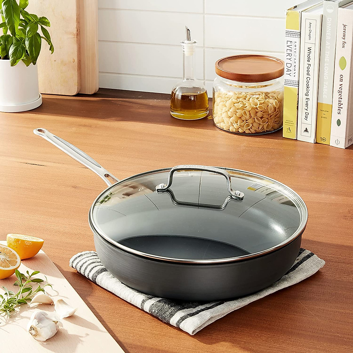 Cuisinart 12-Inch Deep Fry Pan w/Cover, Chef's Classic Nonstick Hard Anodized Collection, 622-30DFP1