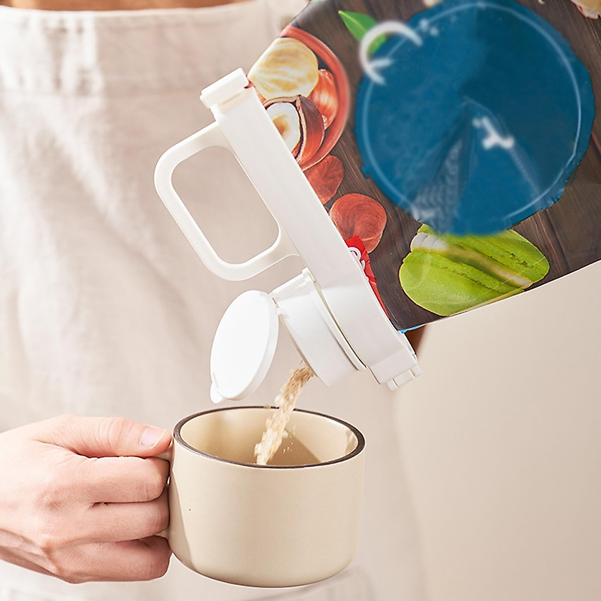 OTEB Bag Clip with Pour Spout, Seal and Pour Bag Clip, Food Bag Sealing Clip with Pour Spout, Reusable Plastic Cap Sealer Clips for Snack, Oatmeal, Coffee, Great Clips Bags for Kitchen(3pcs)