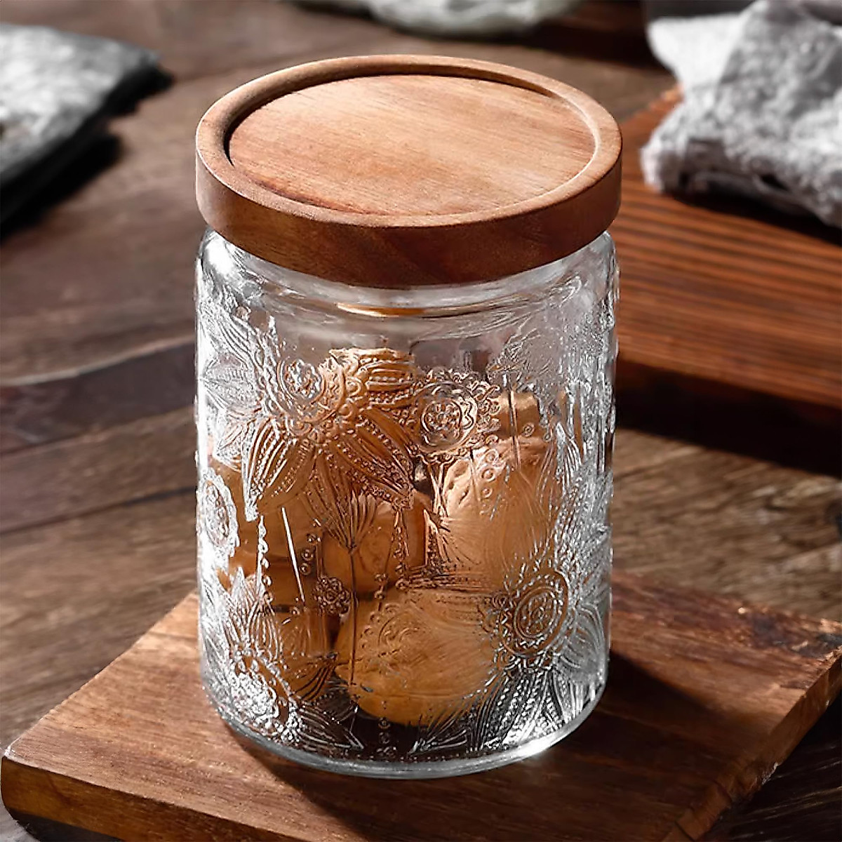 Custde Vintage Glass Jar, 23.7oz Airtight Glass Storage Jar with wooden Lid Glass Food Storage Containers for Kitchen Counter, Decorative Jar for Coffee, Tea, Sugar, Candy Jar, Cute Jar