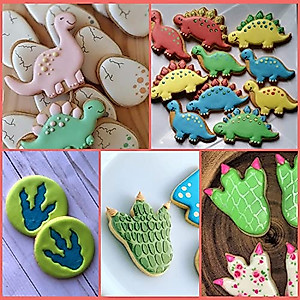 KAISHANE Dinosaur Cookie Cutters Set, 5 PCS Dinosaur Biscut Cutters Set Stainless Steel with Soft PVC Edge for Baking Fondant Cake Molds