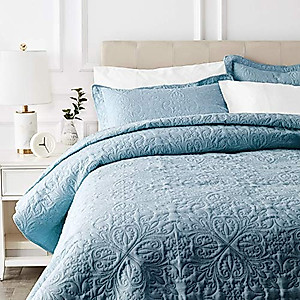 Amazon Basics Oversized Quilt Bed Set, Embossed Coverlet and Shams - King, Spa Blue Floral