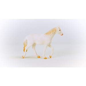Schleich Farm World Camarillo Mare Horse Figurine - Realistic and Durable Farm Animal Toy Figure with Authentic Details, Fun and Imaginative Play for Boys and Girls, Gift for Kids Ages 3+