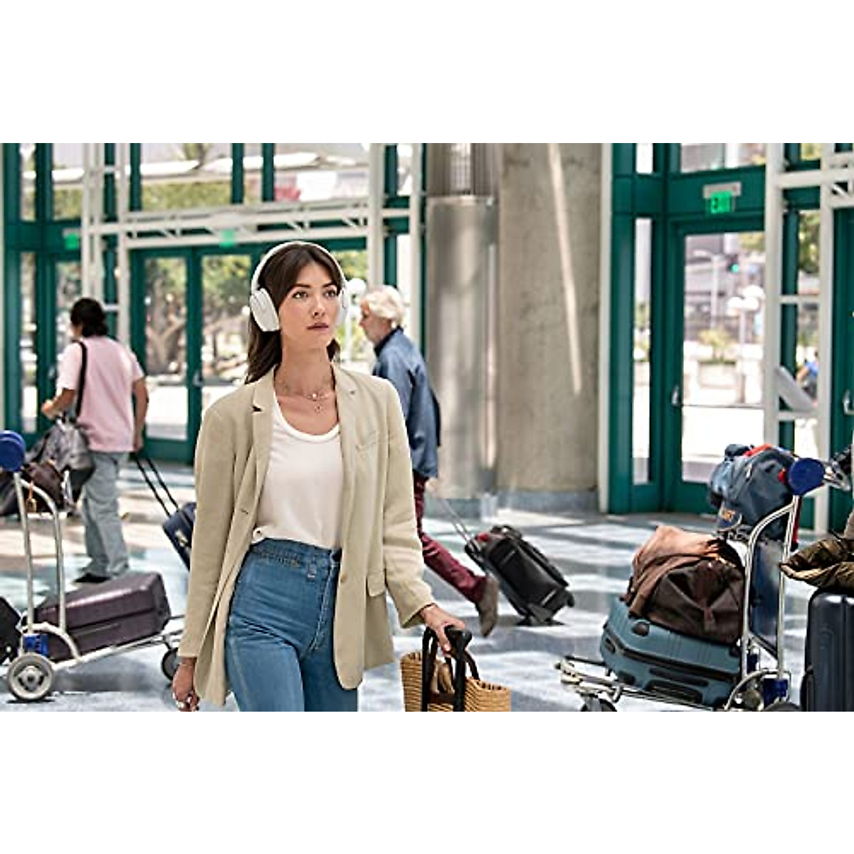 Bose QuietComfort 45 Noise Canceling Bluetooth Headphones (White Smoke)