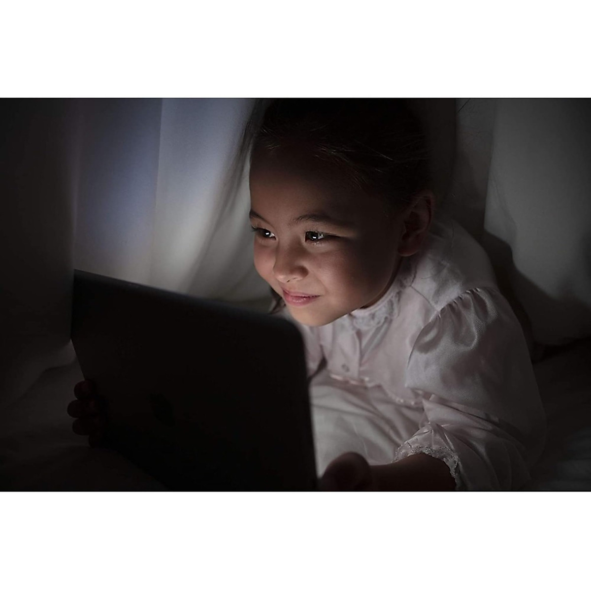 ZAGG InvisibleShield Glass+ VisionGuard - Protect your eyes and your iPad - Made for Apple iPad 9.7" - Case Friendly Screen Protection