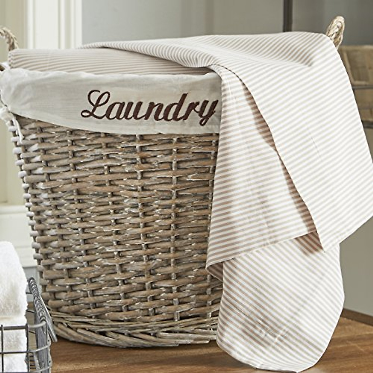 Vintiquewise(TM) Wicker Laundry Basket with Liner, White