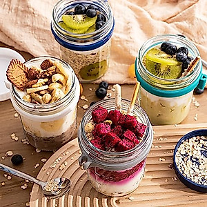 Vorey Pack of 4 Overnight Oats Containers with Lids and Spoons, 16 oz Glass Mason Jars with Measurement Marks, Large Capacity Reusable Airtight Storage, Gray, White, Blue and Green