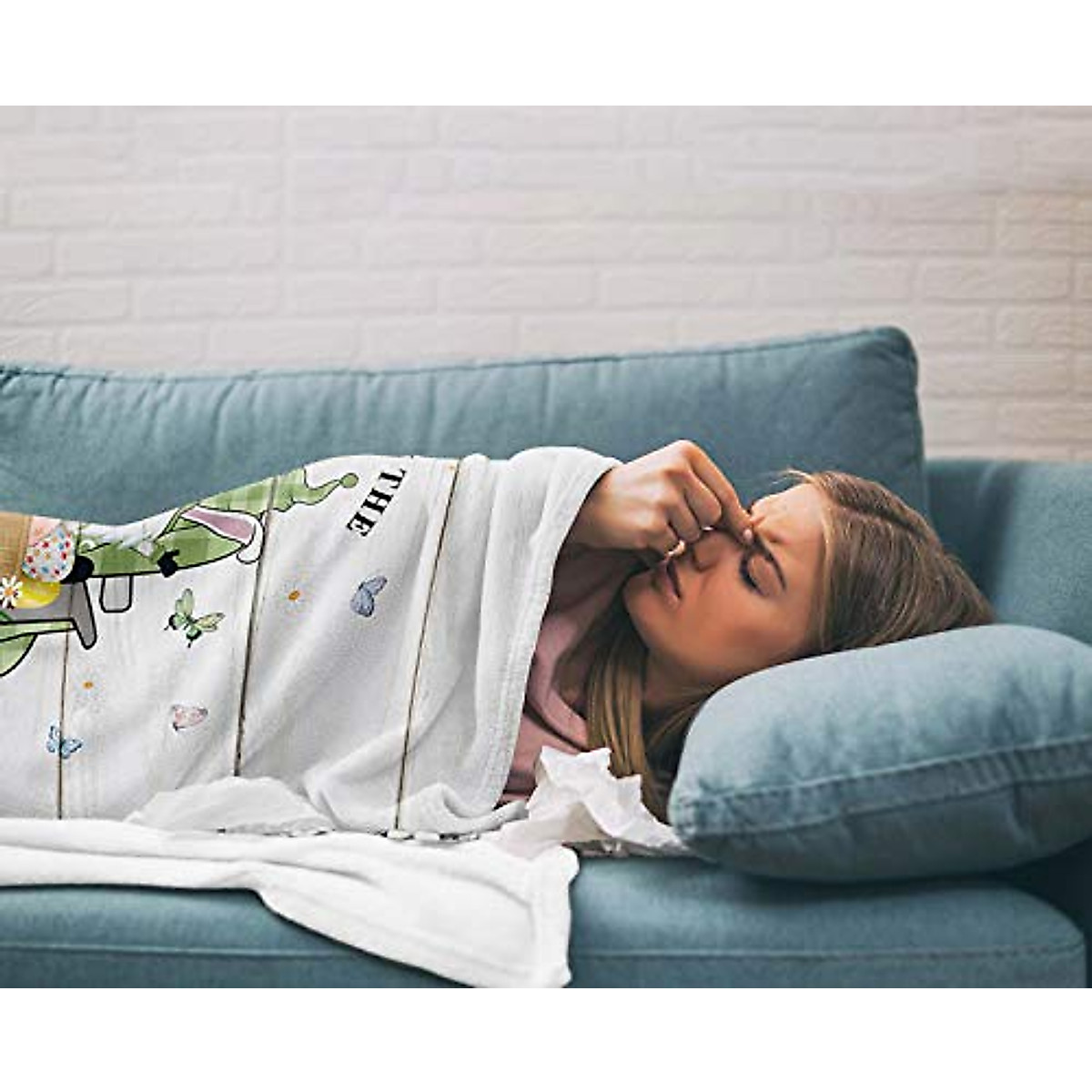 SUN-Shine Easter Blanket Luxury Fleece Throw Blankets, Green Plaid Truck with Dwarf and Egg Fuzzy Flannel Throws Super Soft Cozy Warm Blanket for Home Couch Sofa Bed Chair Wood Texture