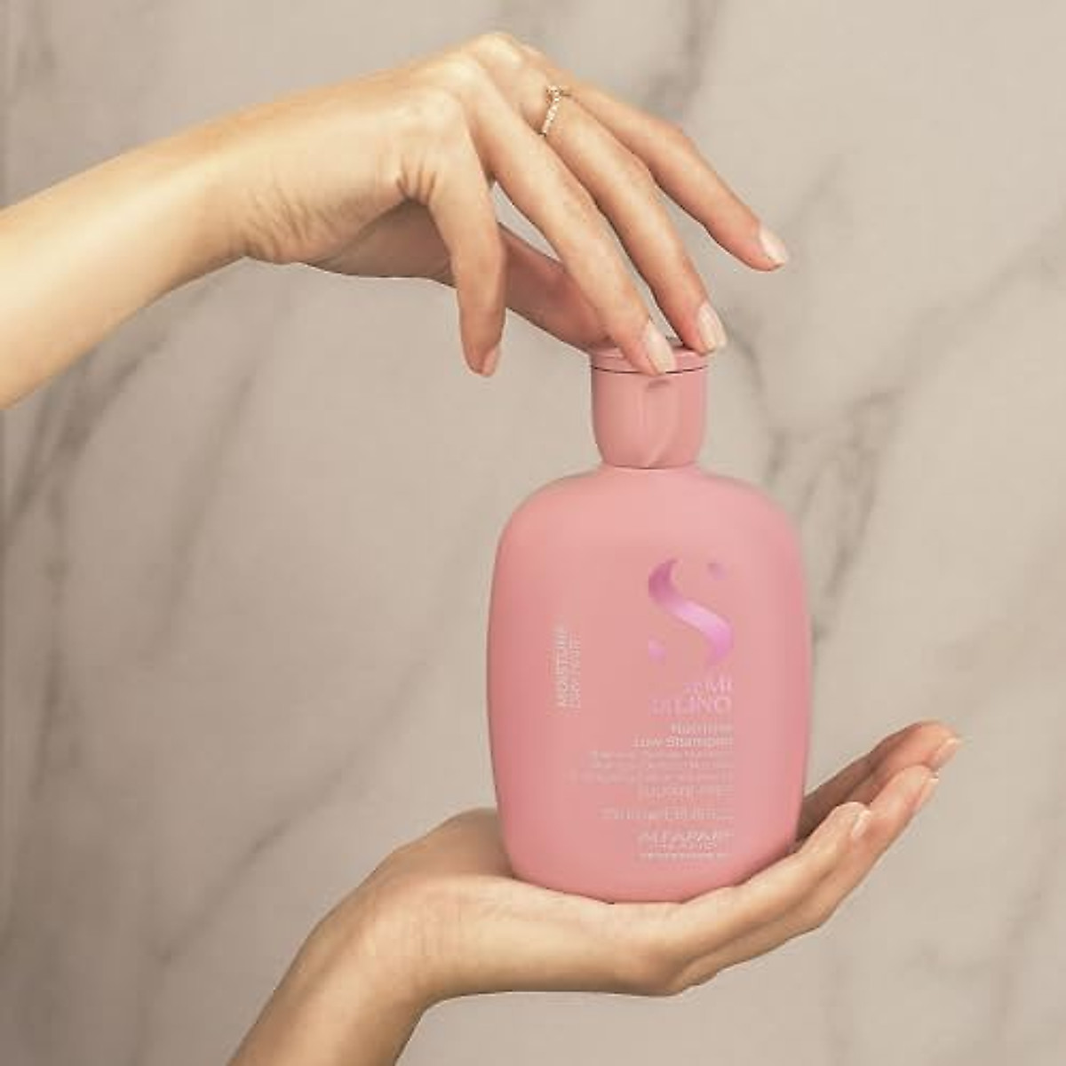 ALFAPARF MILANO Semi Di Lino Moisture Nutritive Low Shampoo - Sulfate Free Shampoo for Color Treated Hair - Moisturizing Hair Shampoo for Dry Hair - Paraben & Paraffin-Free (250 ml / 8.45 Fl. Oz)