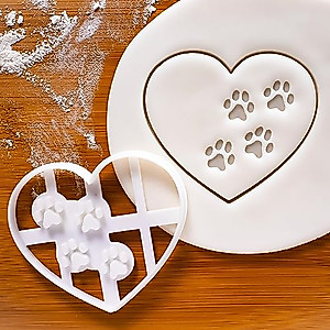 Heart Paw Prints cookie cutter, 1 piece - Bakerlogy