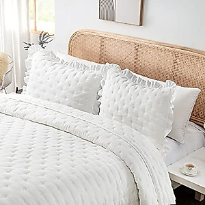 HIARUO 3-Piece Queen Quilt Set - Soft Warm Ultrasonic Reversible Pleated Ruffled Coverlet Bedspread Set (90 x 90 Inch) with 2 Pillow Sham (20 x 26 Inch), White
