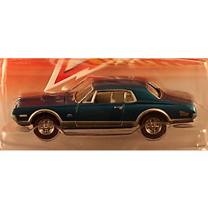 1968 MERCURY COUGAR GT-E MUSCLE CARS U.S.A. 2005 Johnny Lightning 1/64 Scale Die-Cast Vehicle & Collector Trading Card