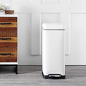 happimess HPM1007A Betty Retro 8-Gallon Step-Open Garbage Can with Soft Close Step, White