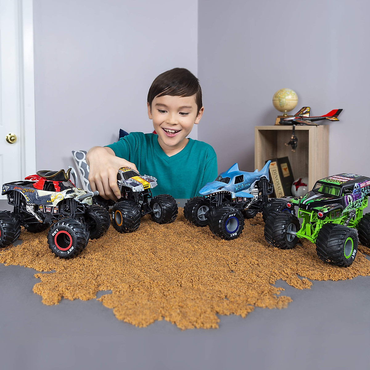 Monster Jam, Official Son-uva Digger Monster Truck, Die-Cast Vehicle, 1:24 Scale