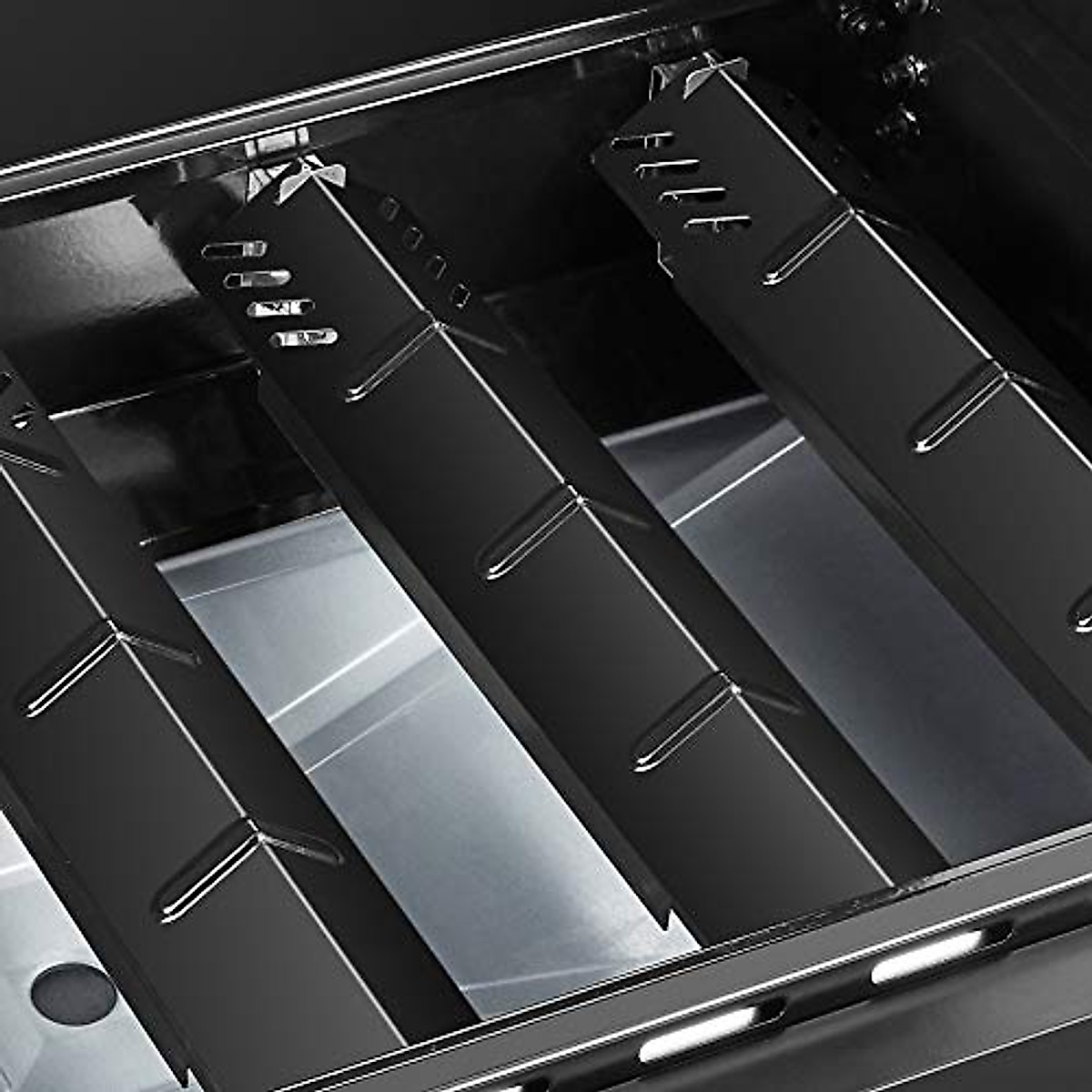 Dyna-Glo DGP397CNN-D Premier 3 Burner Natural Gas Grill, Black