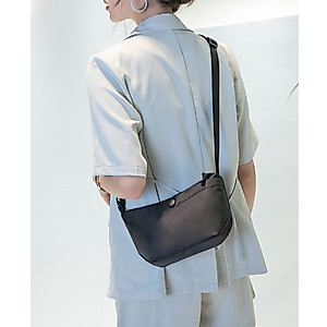 Collsants Small Crossbody Bag for Women Fashion Travel Bag Simple Design Shoulder Purse