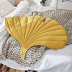 3D Leaves Shaped Pet Blanket,Cushion Household Dog Blanket or Cat Blanket, Warm and Soft, Plush Blankets for Bed Couch Sofa, Yellow, One-size