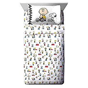 Jay Franco Peanuts Classic Pals 5 Piece Twin Bed Set - Includes Reversible Comforter & Sheet Set - Bedding Features Snoopy & Charlie Brown - Super Soft Fade Resistant Microfiber