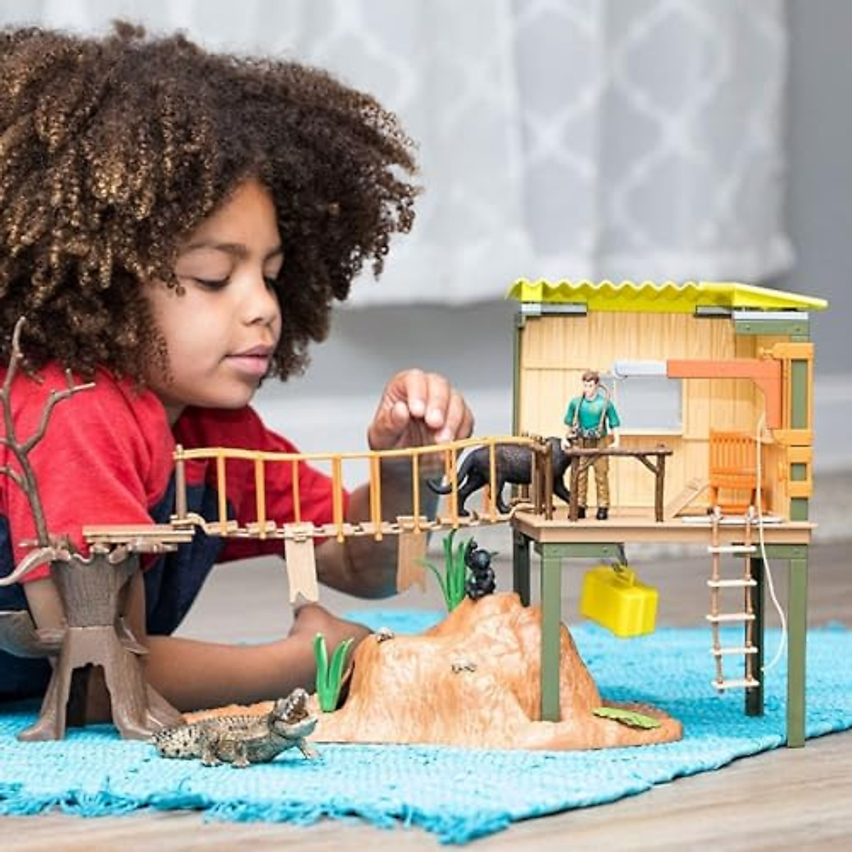 Schleich Wild Safari Ranger Adventure Station Wildlife Action Playset - Safari Animals Tree Toys Playset with Alligator, Panther, Safari Base, Guide Figurine, and More, Gift for Boys and Girls Ages 3+
