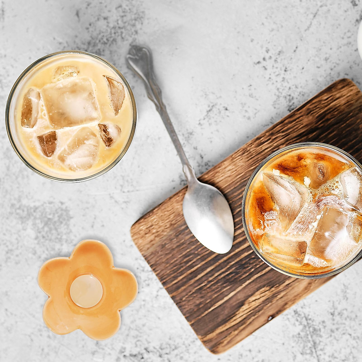 Whaline 4Pcs Flower Coffee Spoon Rest Groovy Retro Flower Ceramic Teaspoon Holder Boho Daisy Sauce Dishes Dipping Bowl Floral Ring Dish for Groovy Retro Boho Party Kitchen Office Home Decor