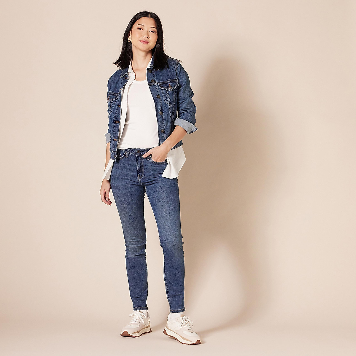 Amazon Essentials Women's Slim-Fit Short-Sleeve V-Neck T-Shirt, Pack of 2, White, Large