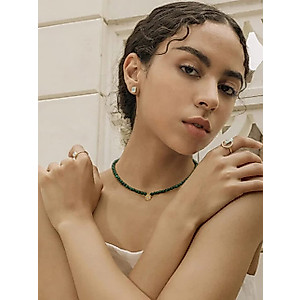 PERNNLA PEARL Protection Malachite Crystal Beaded Necklace for Women Cute Daisy Flower Gold Pendant Choker Necklace Dainty Handmade Boho Jewelry 15”