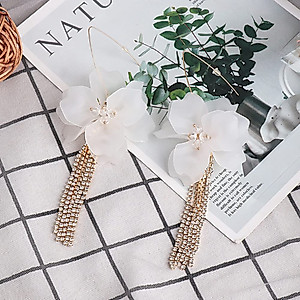 Xerling Boho Flower Petal Dangle Drop Earrings Gold Rhinestone Tassel Chain Fringe Acrylic Resin Floral Earrings for Party Wedding Crystal Statement Bridal Hoop Earrings (White)