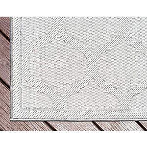 Unique Loom Outdoor Trellis Collection Area Rug - Moroccan (6' 1" x 9' Rectangle, Gray/ Silver)