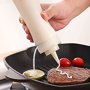 LNJBABAO 2 Pcs 8oz Plastic Squeeze Condiment Bottles Sauce Bottles 8oz Seasoning Dispensers 250ml Squeeze Condiment Bottles for Condiments Ketchup Syrup BBQ Sauce Mustard Salad Dressing